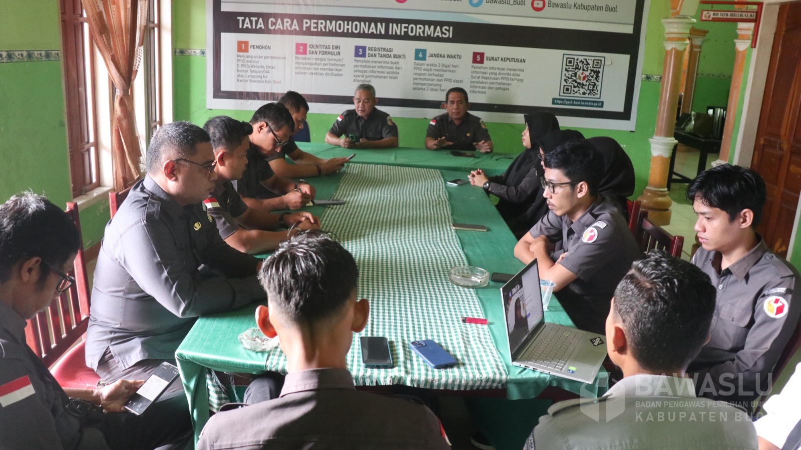 Bawaslu Buol Gelar Rapat Internal: Evaluasi Kinerja dan Pembagian Tugas ...